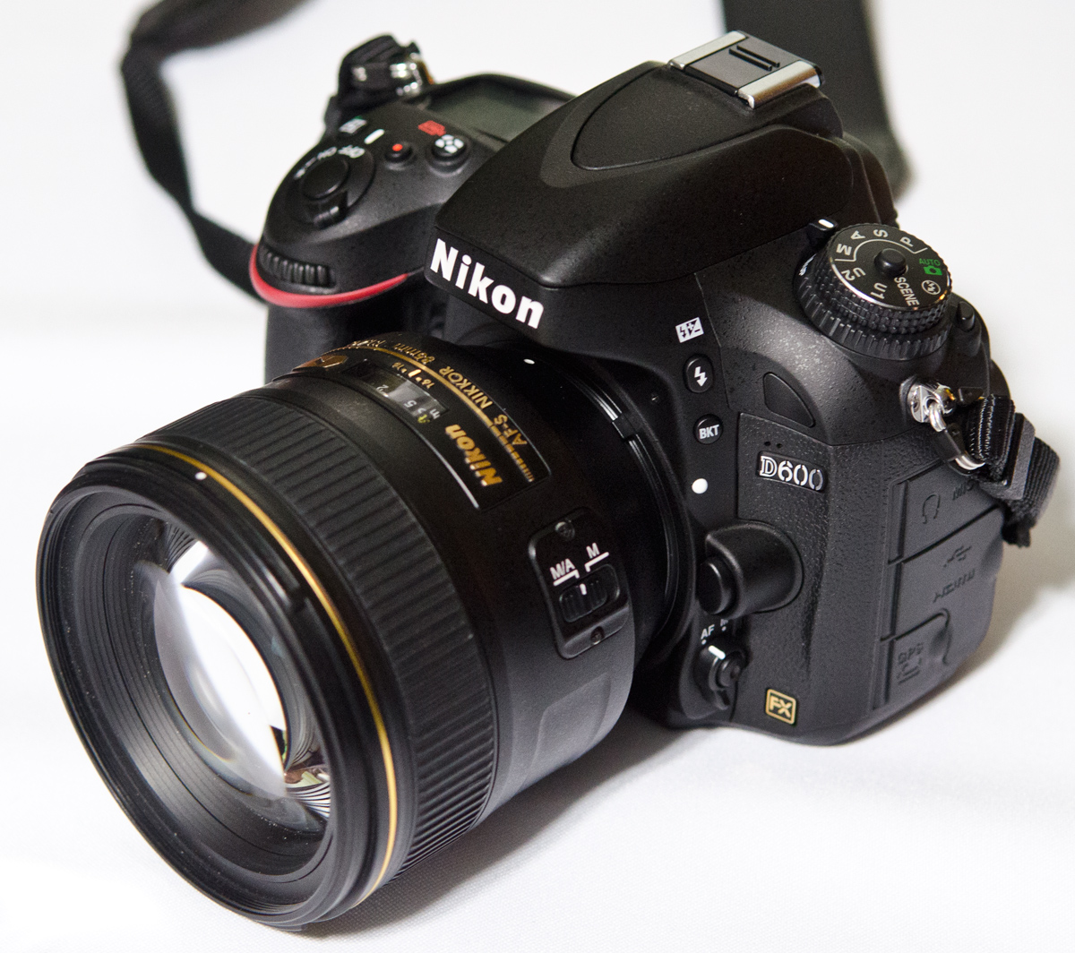 Nikon Corp. share price down, faces criticism from CCTV over its D600 ...