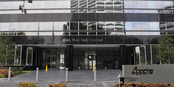 Apache Corp.'s share price up, locates big oil reserves off the coast ...